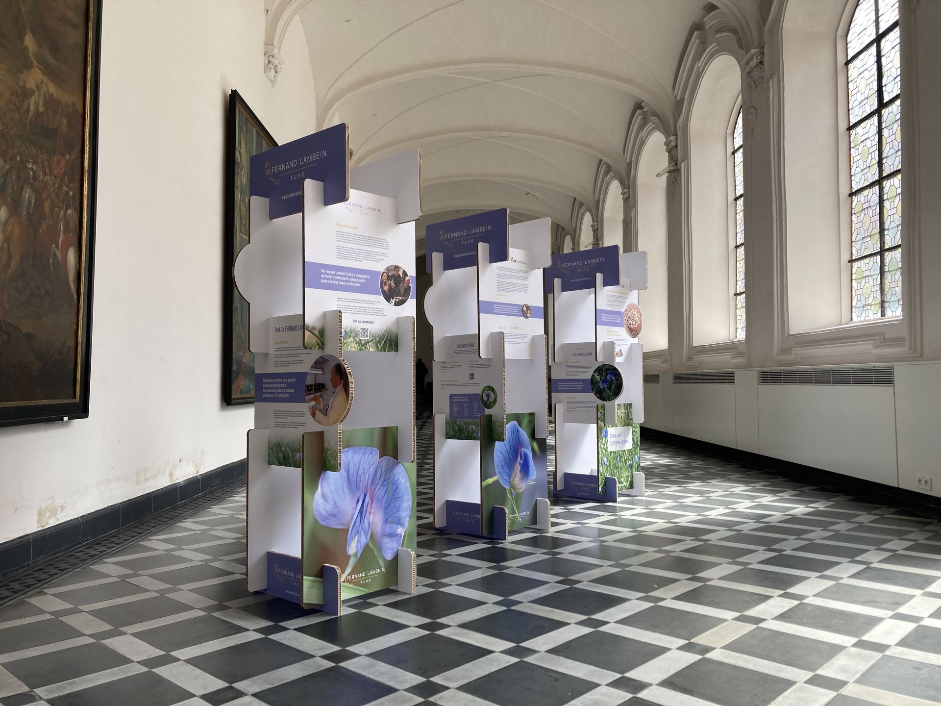 LINKON beursstanden, decors, pop-ups, interieurs & displays uit karton